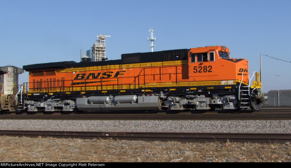 BNSF 5282